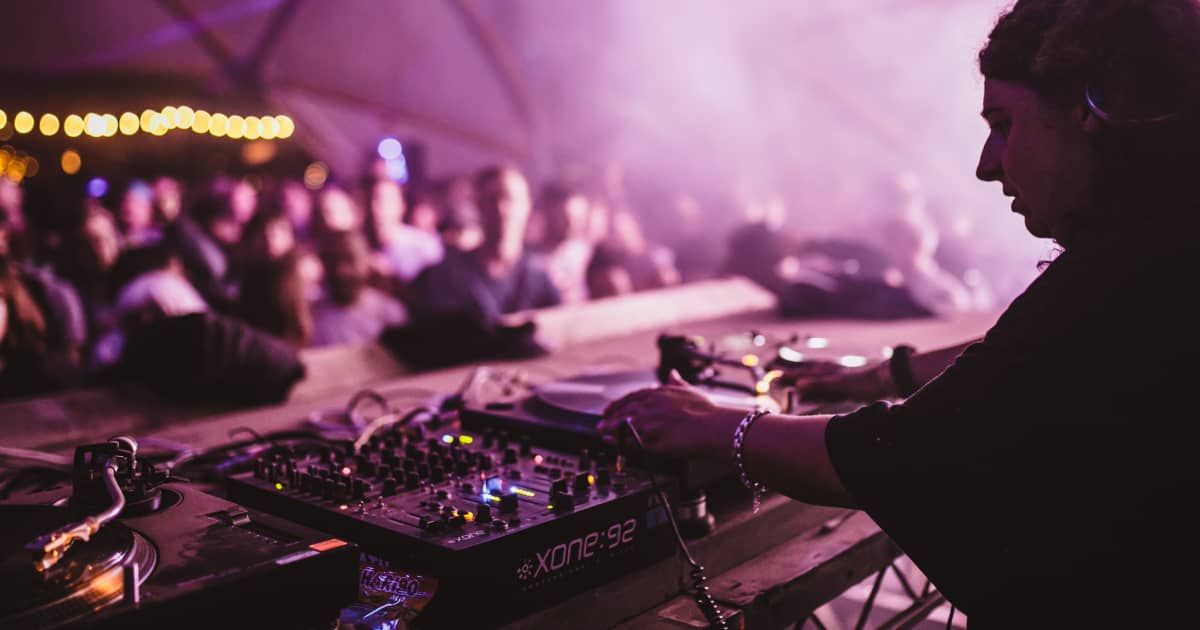 Jane Fitz “Analogue is something you can feel.” - Analogue Foundation